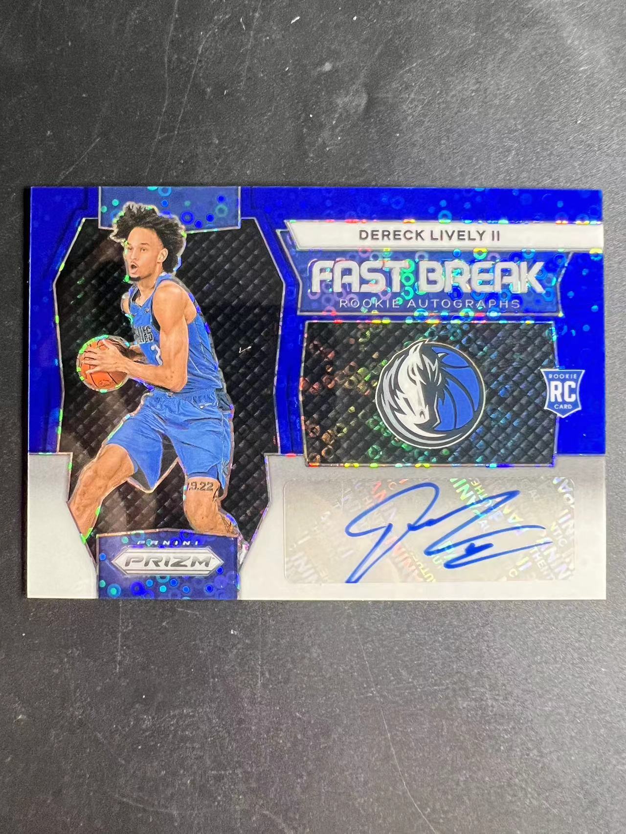2023 24 Panini Prizm Dereck Lively Ii Rc 【肥猫代卖】二两 Pz 独行侠 新秀 德里克莱夫利二世 49