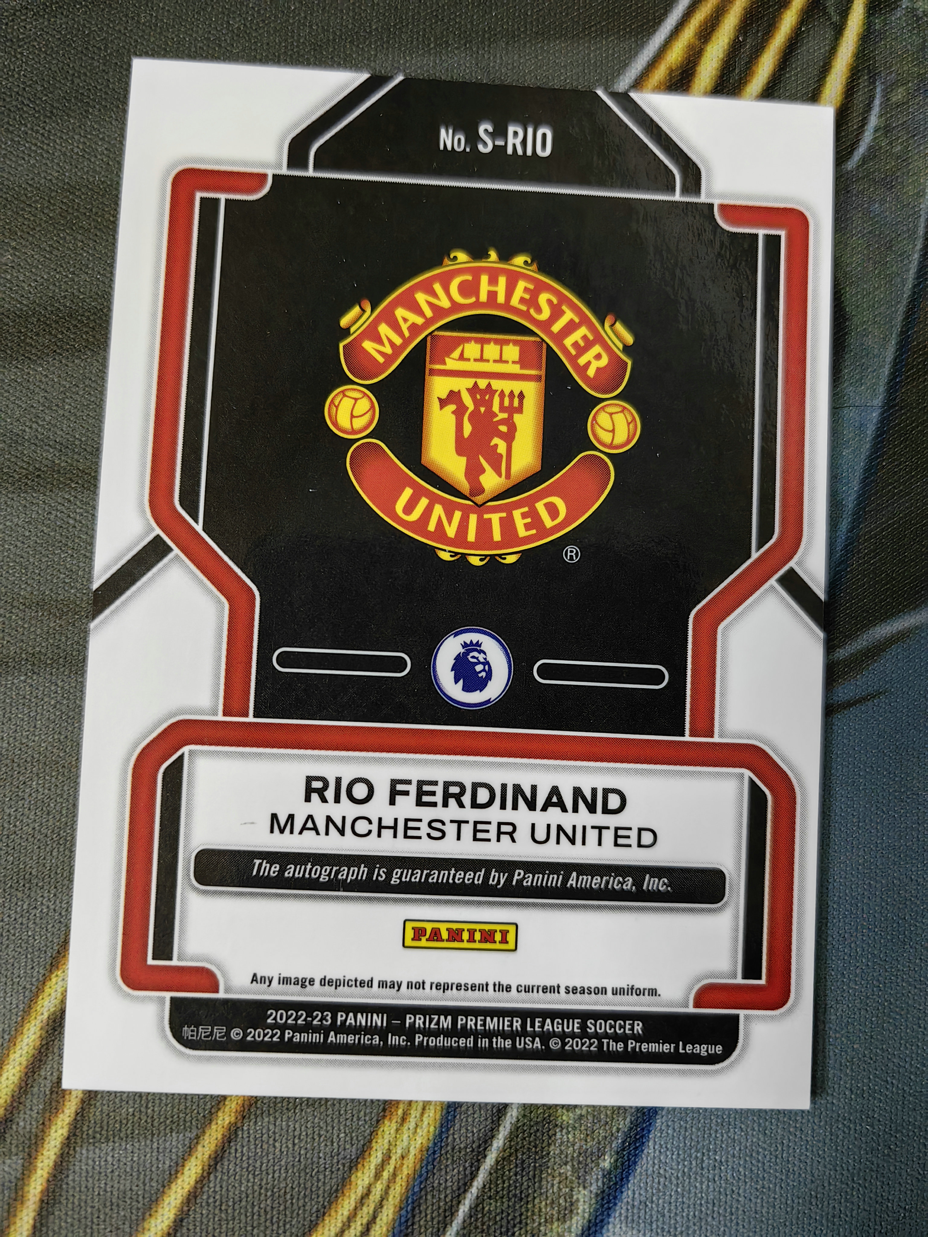 22-23 PRIZM 英超 签名 RIO FERDINAND 里奥费迪南德 曼联 足球 (品见大图)《苏州卡通》【1119】 卡淘