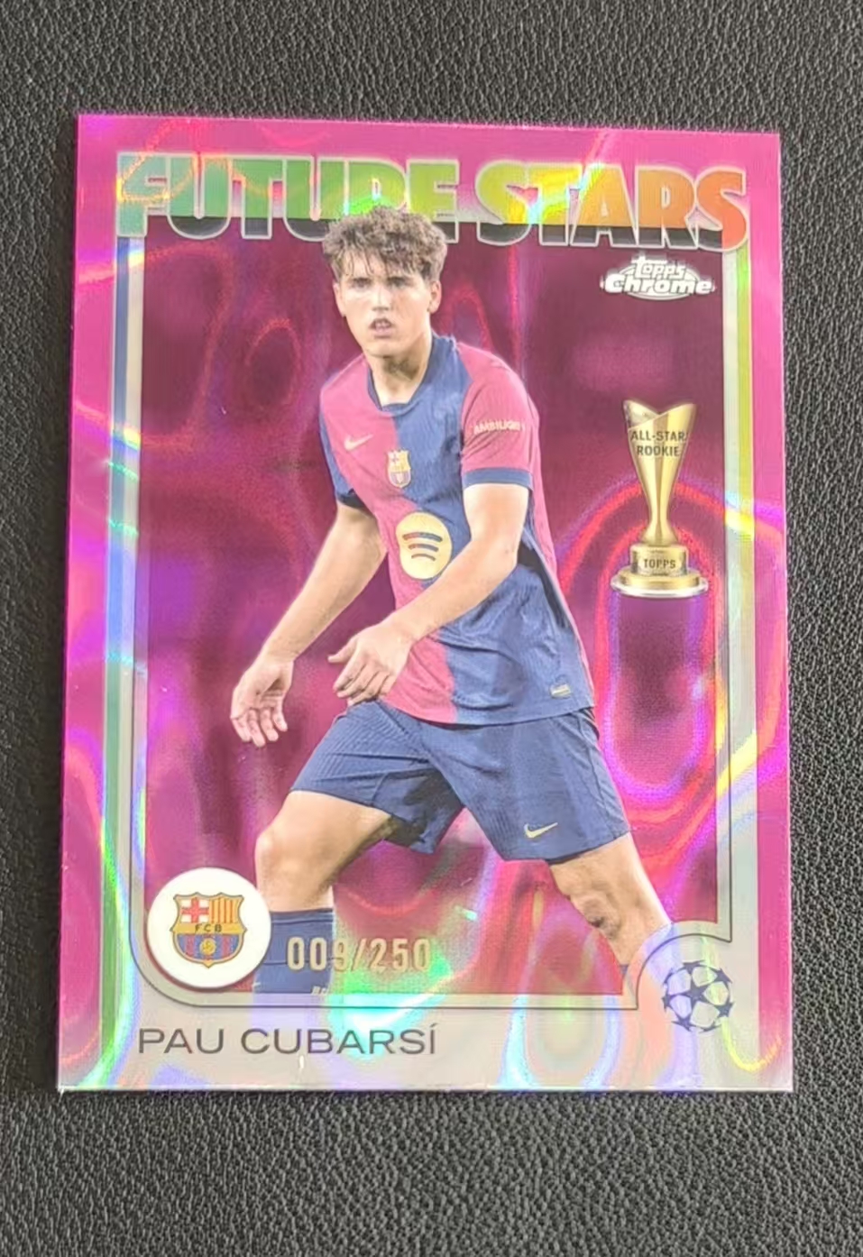 2024-25 Topps Chrome Pau Cubarsi (钰钰代拍)欧冠TC 巴塞罗那 库巴西 9/250编 粉折 瑕疵如图 拍前看 ...