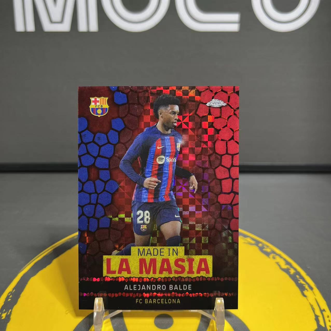 2023 Topps Chrome Alejandro Balde 【Moco拍卖】巴萨队盒 巴塞罗那 巴尔德 拉玛西亚特卡 5/5编 尾编 超低编 红棋盘折 瑕疵如图 稀有【MKM ...