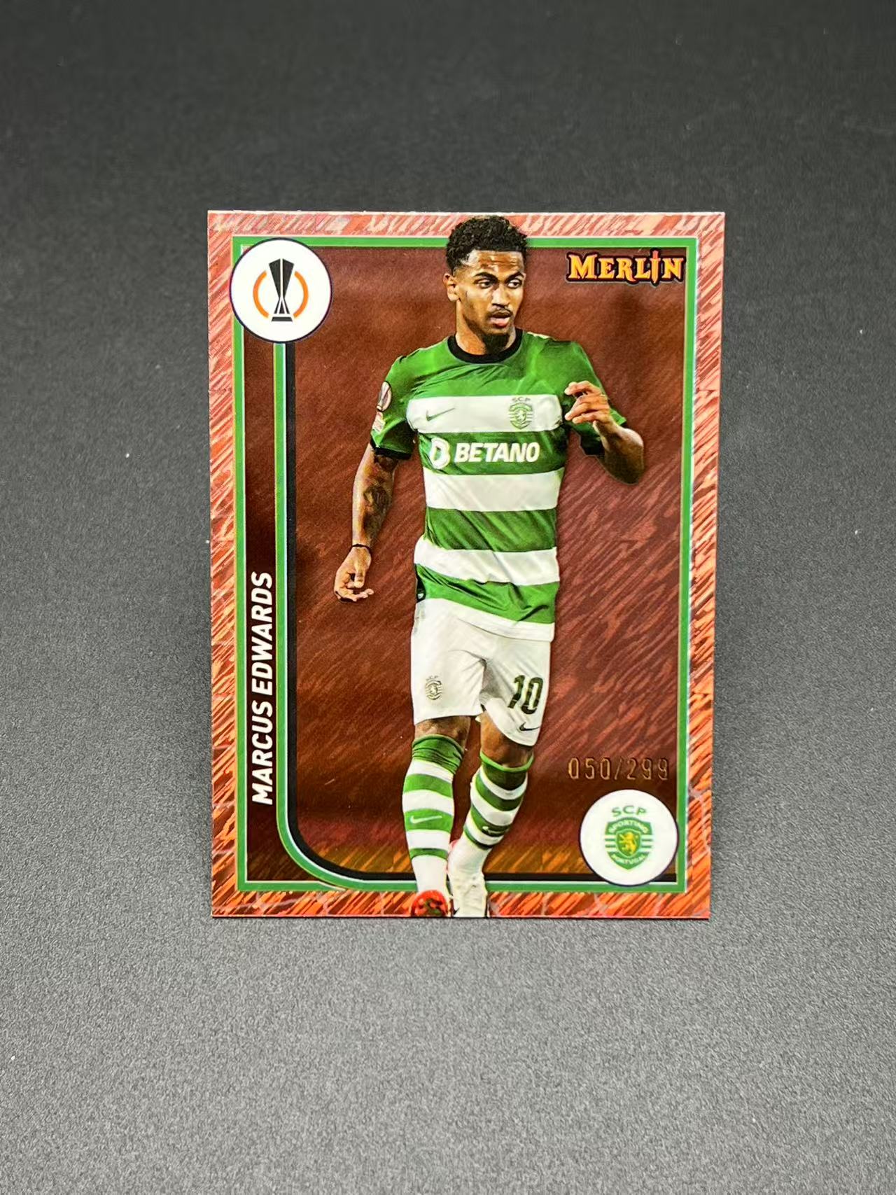 2024 Topps Merlin Marcus Edwards 【湖水蓝拍卖】马库斯 爱德华兹 葡萄牙体育 欧战 欧联 梅林 玫瑰微光折 ...