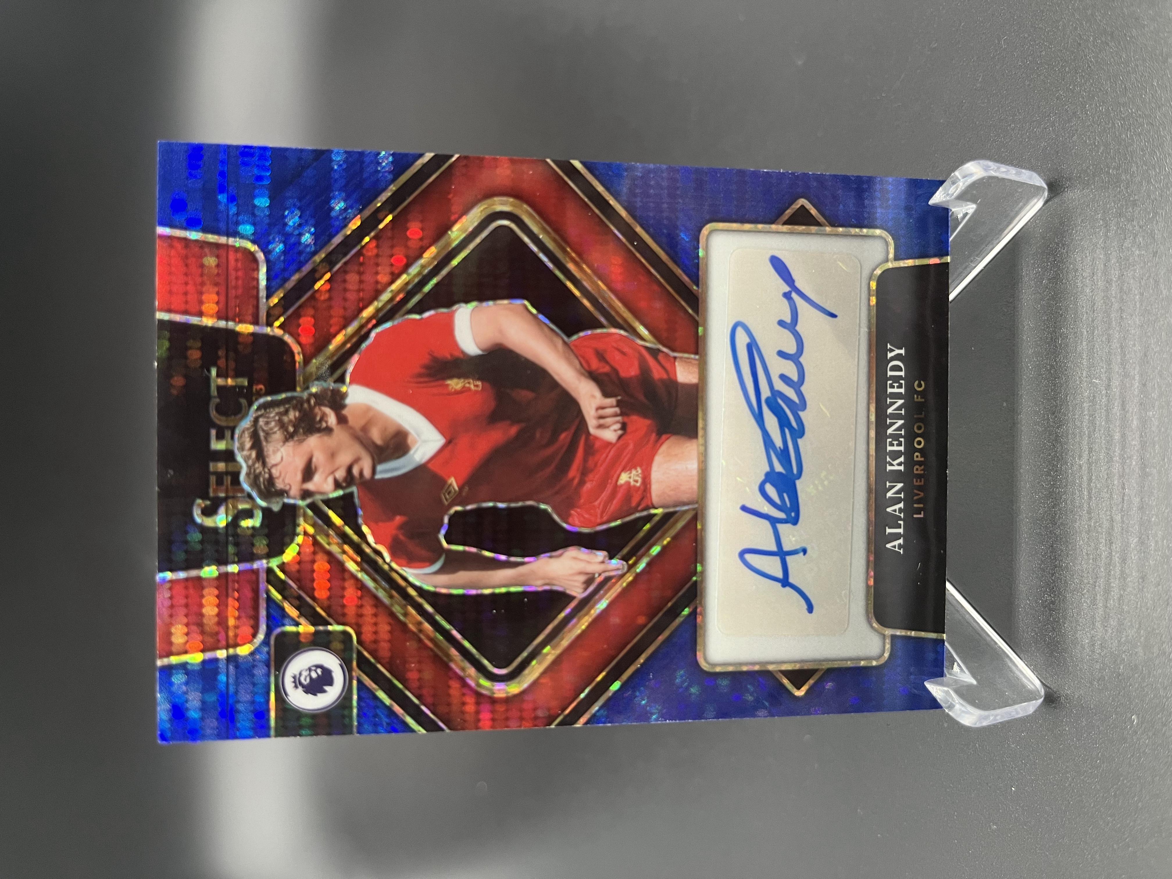 2022-23 Panini select Alan Kennedy 【808卡社】利物浦 传奇名宿 阿兰 肯尼迪 签名签字 蓝脉冲折 卡品如图 19 卡淘