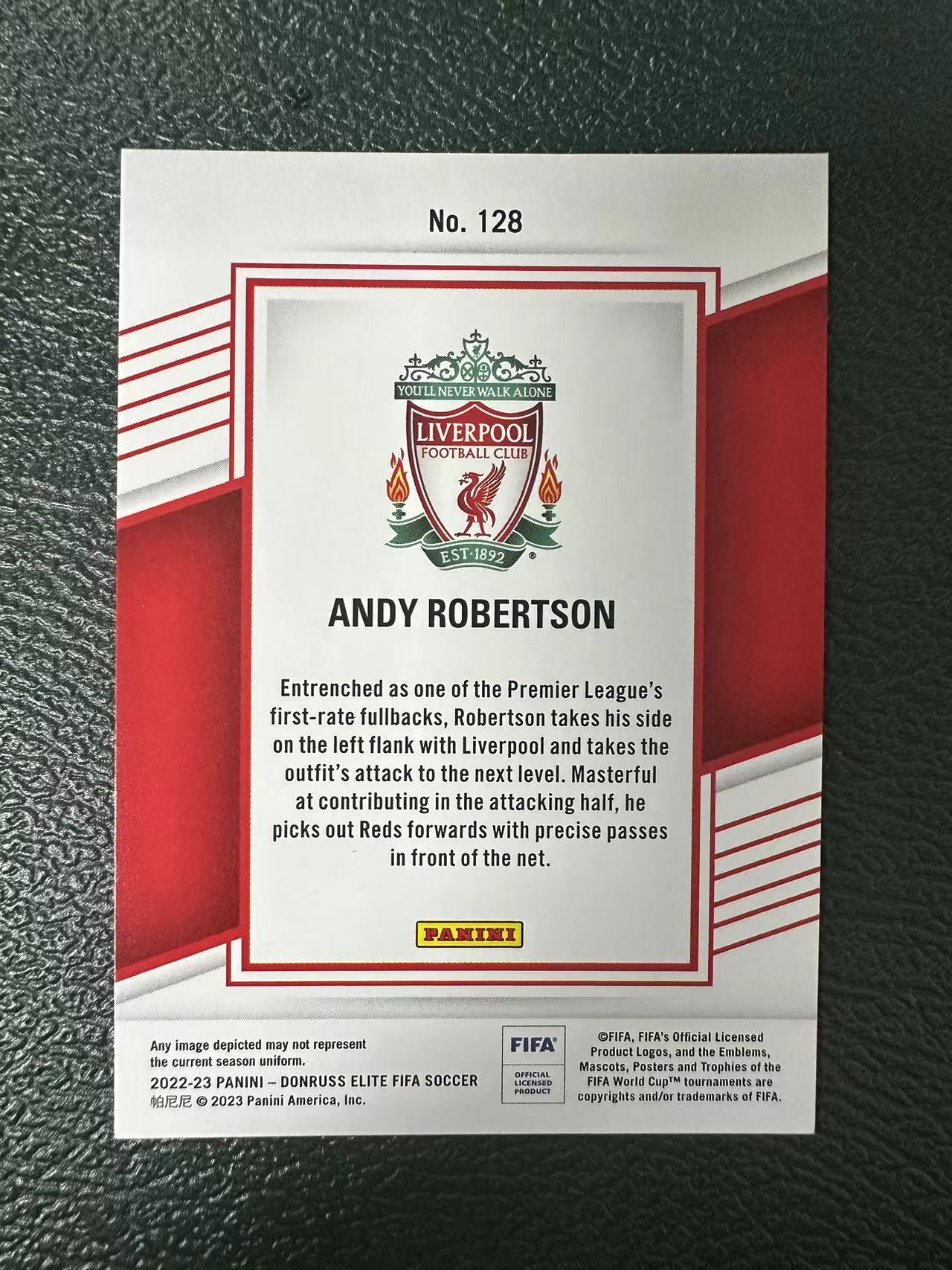 2022-23 Panini FIFA精英 ANDY ROBERTSON 安德鲁·罗伯逊 利物浦 苏格兰 25/73编 卡品如图 ...