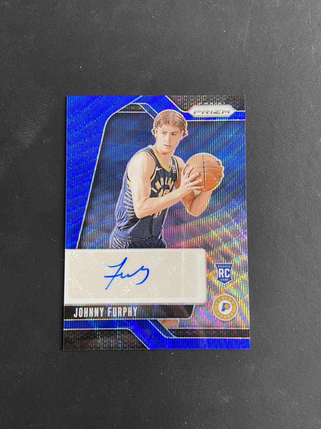 2024-25 Panini Prizm Johnny Furphy RC 【肥猫代卖】K14G 新秀 步行者 约翰尼 弗菲 蓝波纹折 签字 ...
