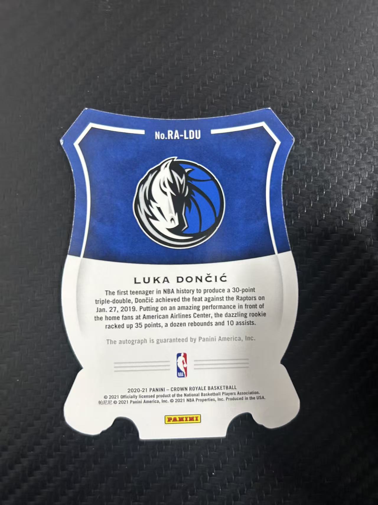 2020-21 Panini Crown Royale Luka Doncic #RA-LDU【灯灯拍卡】 皇冠系列 独行侠 东契奇 异形 ...