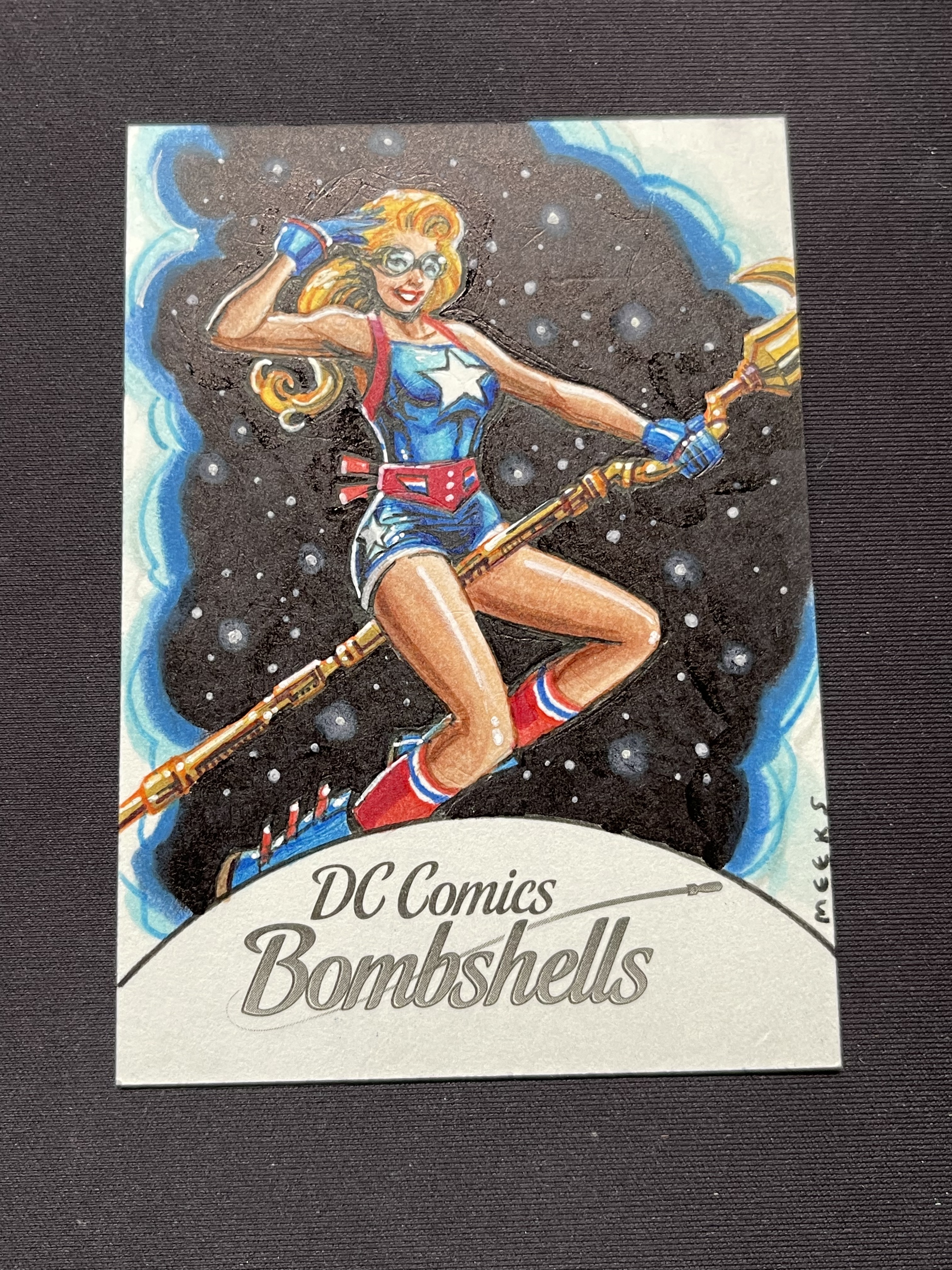 2017 DC Bombshells Cryptozoic ‌Stargirl Chris Meeks 炮火佳丽 逐星女 手绘 背面画师签字 ...