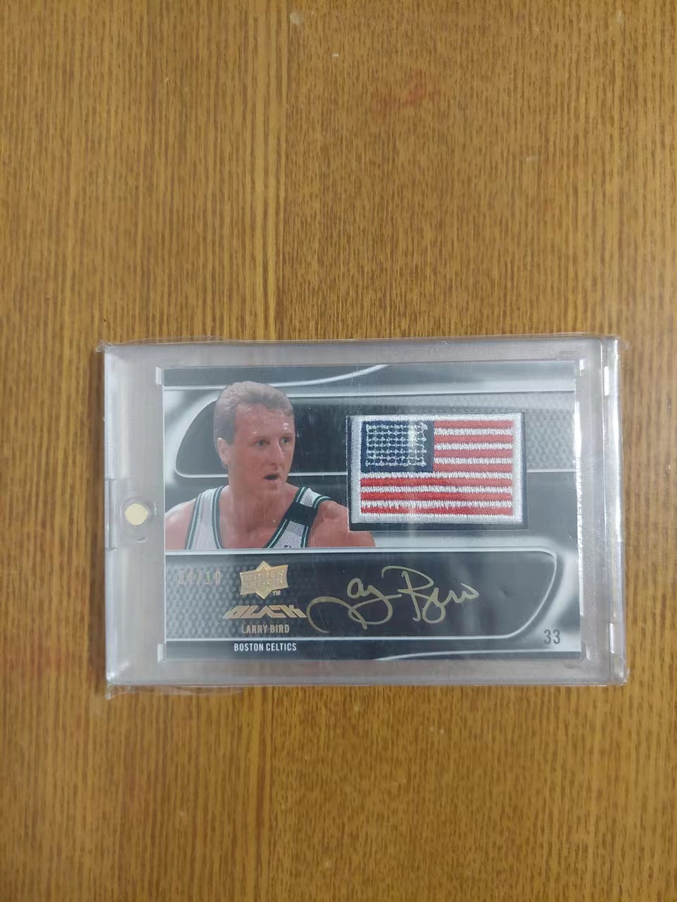 2008 Upper Deck Black Larry Bird 拉里伯德美国国旗patch签名球星卡 金笔卡签10编 超低编 墨迹有断笔 卡淘