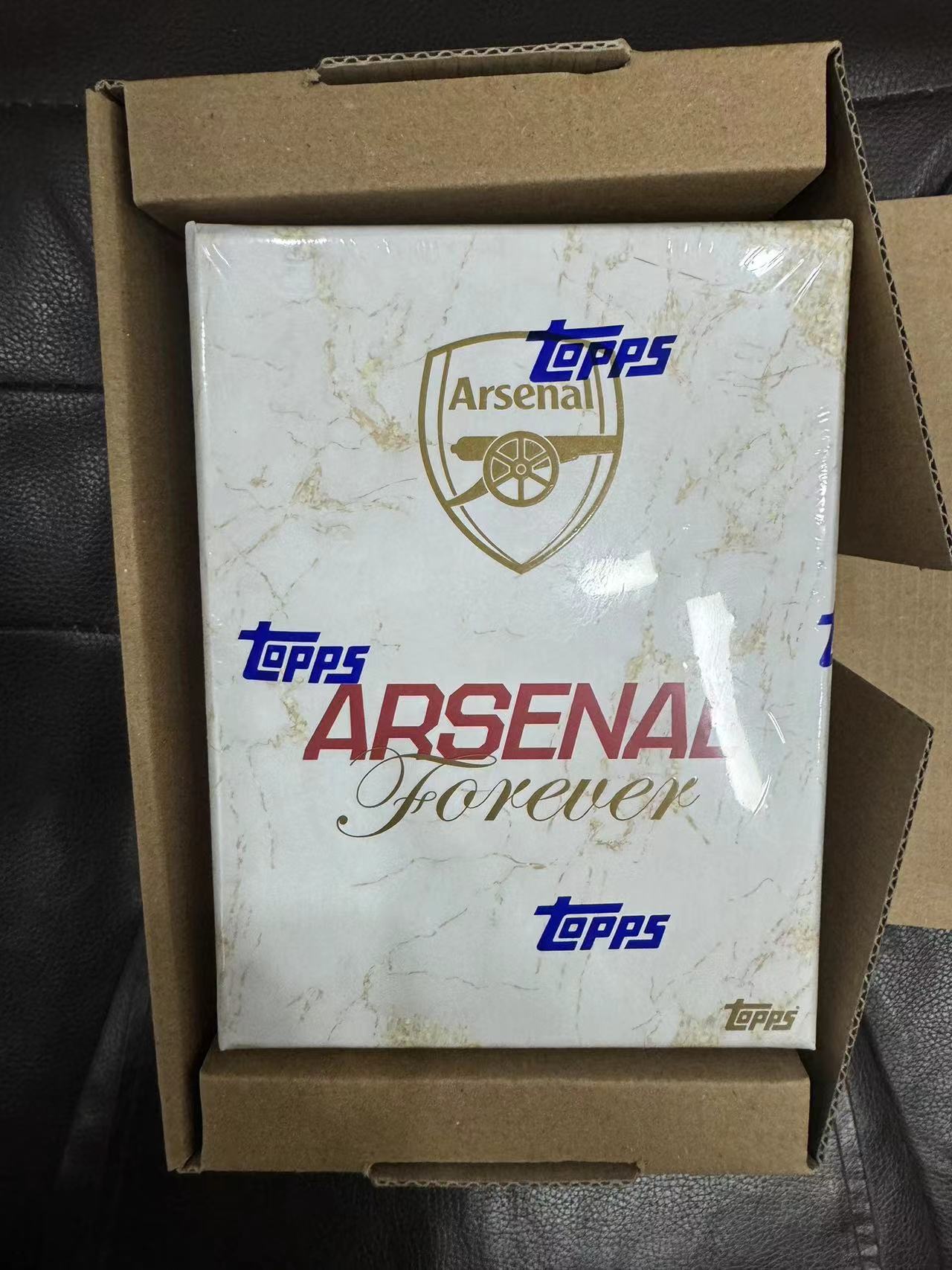2023-24 Topps ARSENAL FOREVER Soccer 阿森纳永恒高端队盒 亨利 博格坎普 范佩西 皮雷 厄德高 一盒三张卡 ...