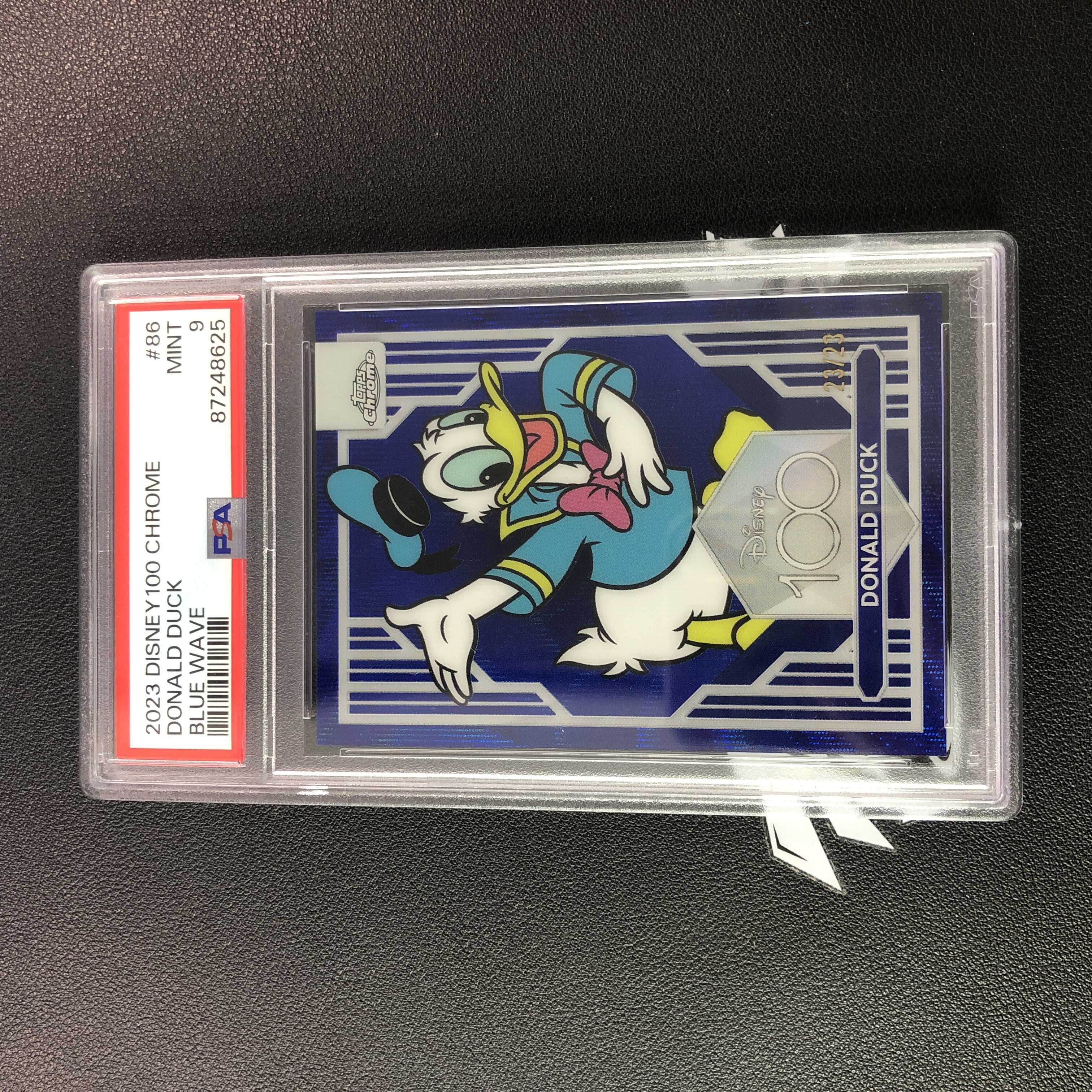 【51精品 接代卖】拔脚远远E1 2023 Topps Chrome Disney 迪士尼 100周年元年duck 唐老鸭 唐纳德 23/23编 尾编 蓝波纹折 PSA9！POP4！ 卡淘