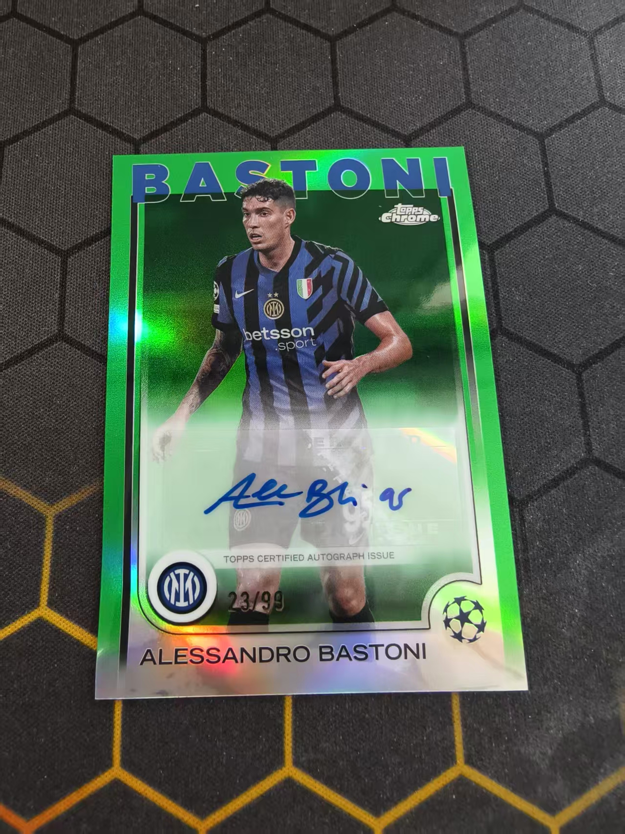 2024-25 Topps Chrome Alessandro Bastoni 虚一卡社 巴斯托尼 签字 绿折 国际米兰 意大利 卡淘