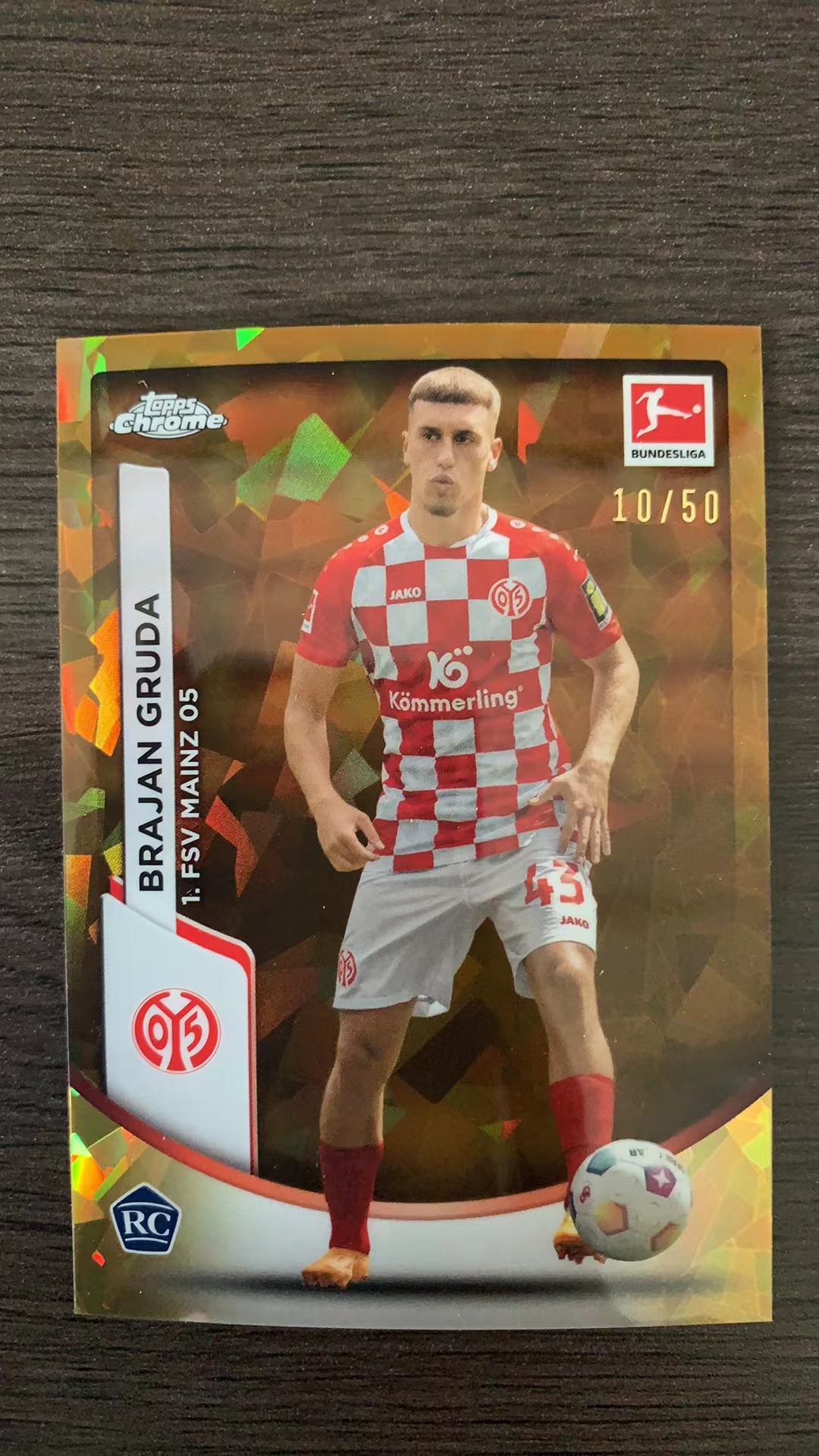 （小马）2023-24 Topps Chrome 德甲蓝宝石 BRAJAN GRUDA RC 新秀 布拉扬 格鲁达 美因茨 10/50编 金碎 ...