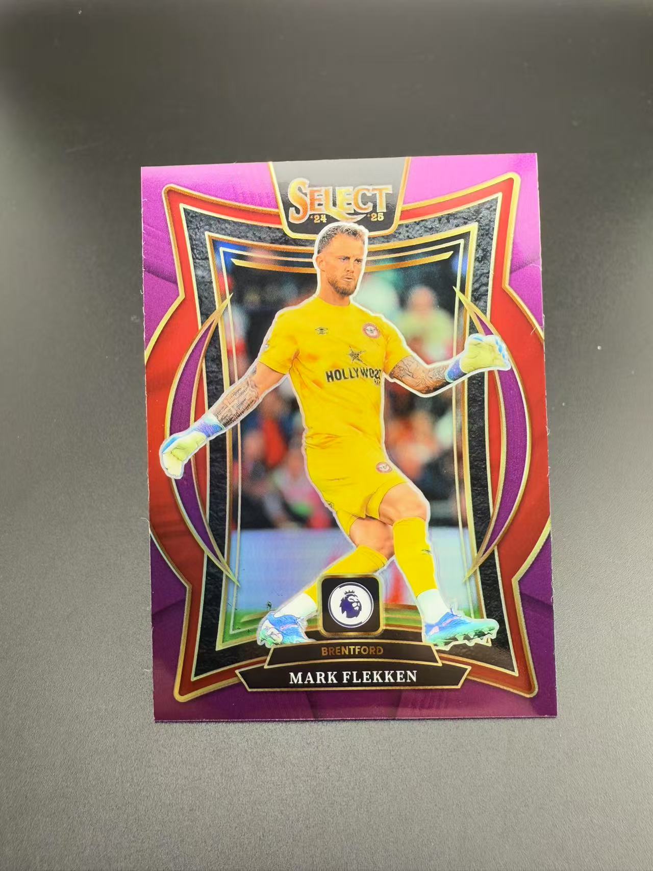 2024-25 Panini Select Mark Flekken 【湖水蓝拍卖】弗莱肯 布伦特福德 英超SE 一级 看台 紫折 140编 ...