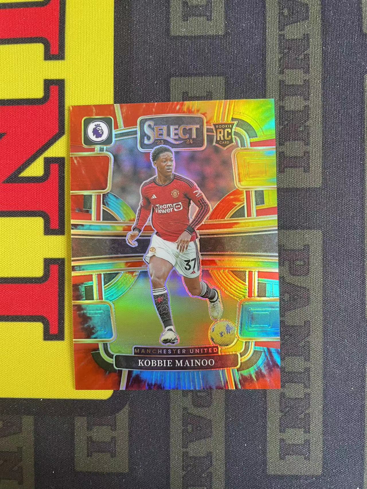 2023-24 Panini Select Kobbie Mainoo 英超 SE 曼联 科比 梅努 新秀 RC 扎染 04/49 实力小妖 ...
