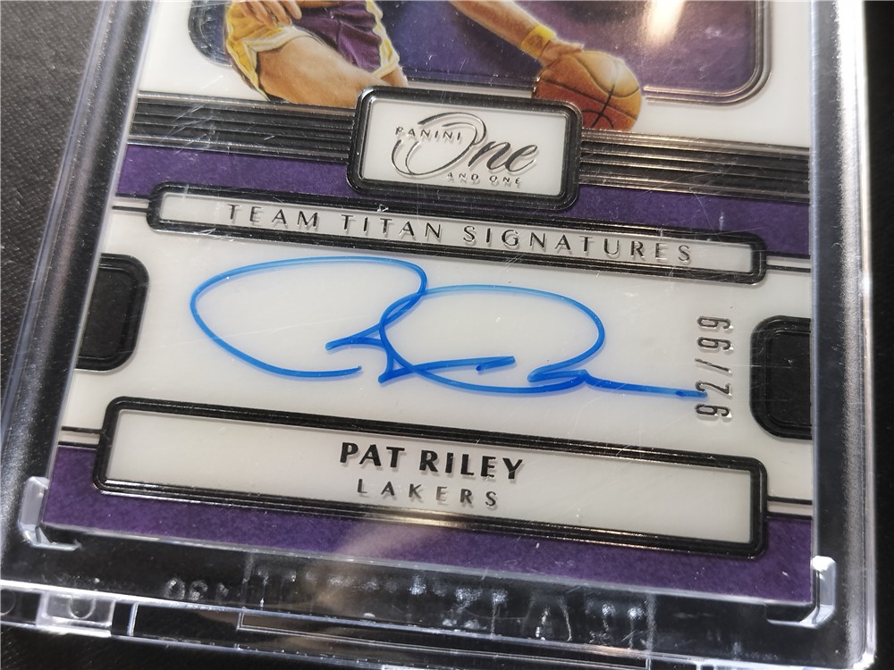 【LA拍卖】22-23 Panini One and One Pat Riley 湖人 帕特 莱利 Team Titan 镜面版 签字卡签 ...