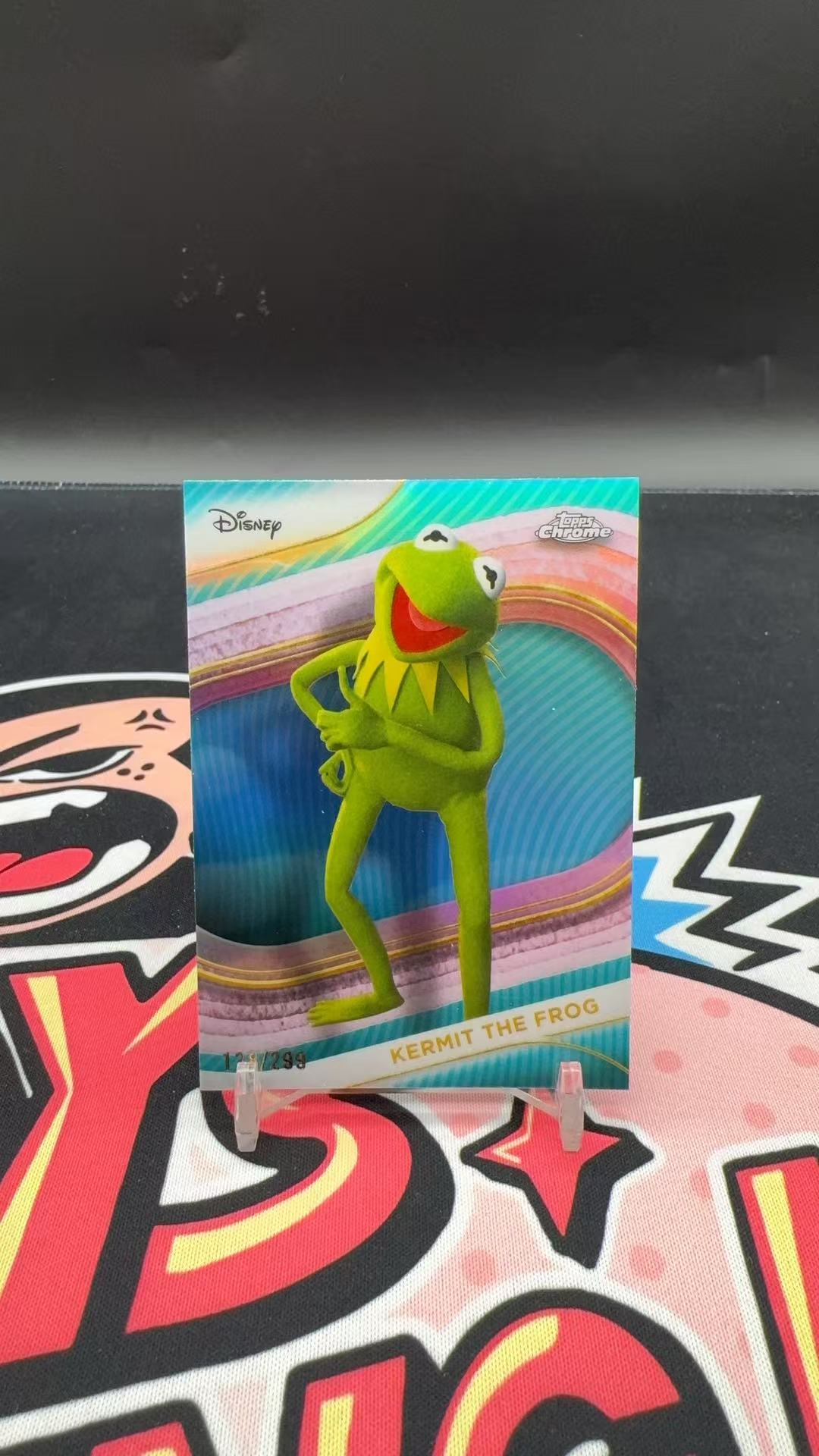 【玩具坑】2025 Topps Disney Chrome 迪士尼 TC系列 base 青折 299编 #122 kermit the frog 卡淘