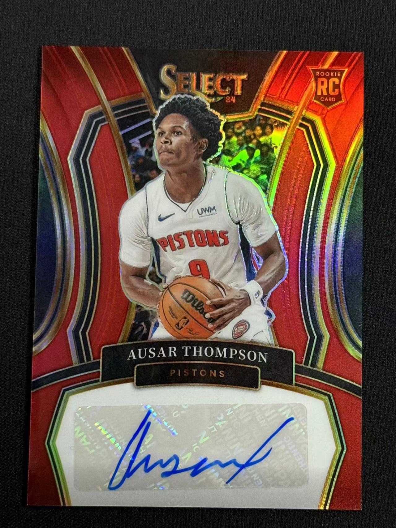 2023-24 Panini Select Ausar Thompson RC 活塞 奥萨尔 汤普森 新秀 红折 签字 签名 99编 ...