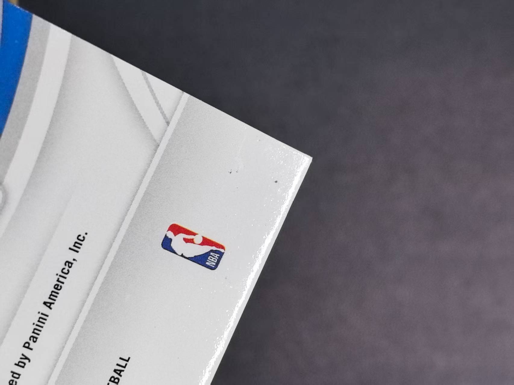 【超新星精品】2021-22 Immaculate Allen Iverson 76人 答案 艾弗森 艾佛森 25编 moves 招牌动作 签字 镜面卡签 边角磕碰印刷线小印【V810】 卡淘