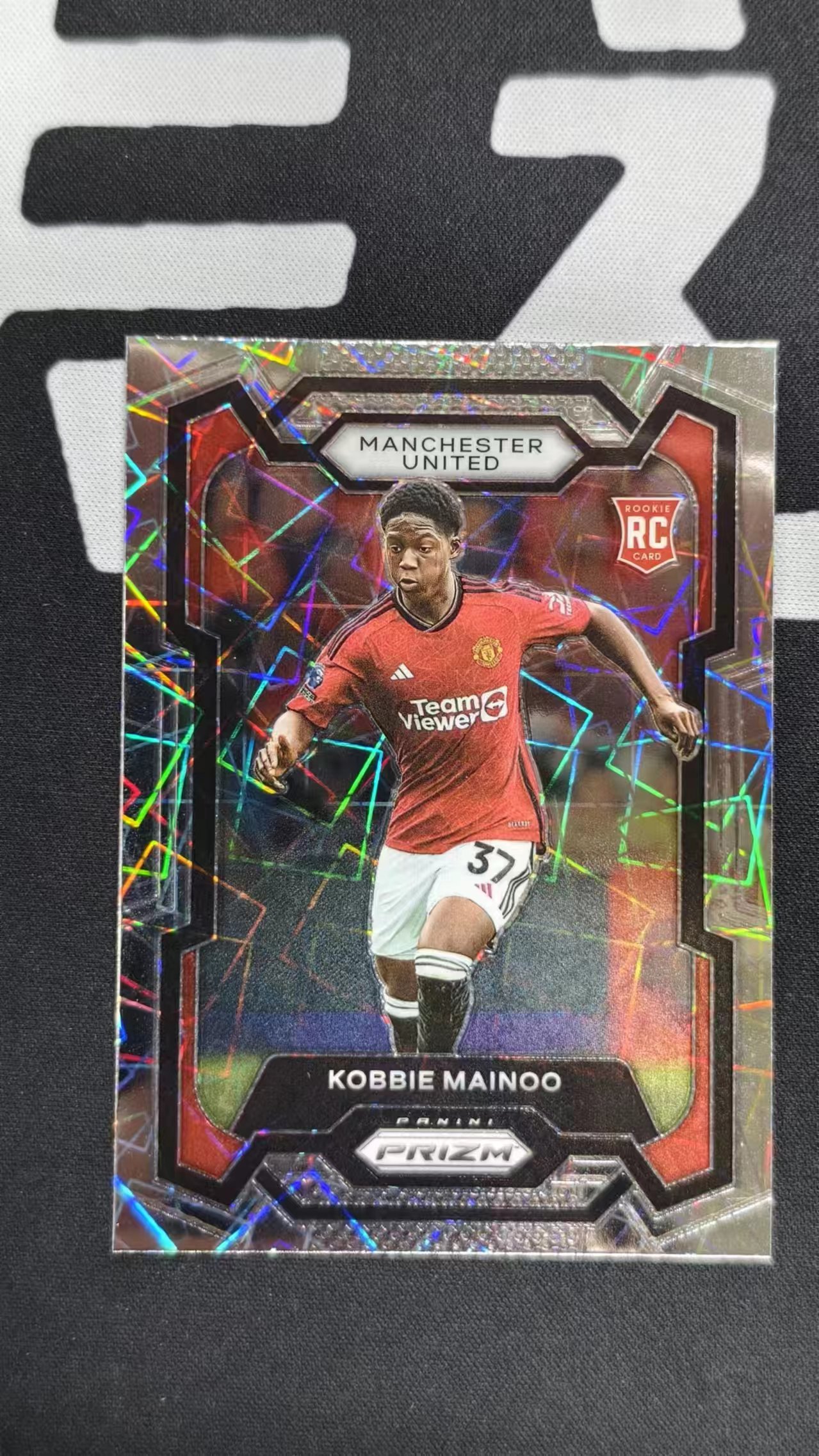 2023-24 Panini Prizm Kobbie Mainoo pz 英超 曼联 新秀 RC 科比梅努 镭射折 一二零 卡淘