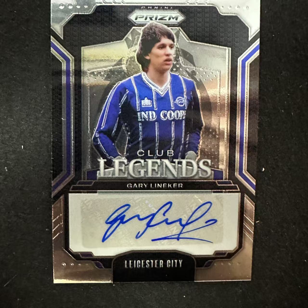2024-25 Panini Prizm Gary Lineker 【阿福代卖】莱因克尔 莱斯特城 PZ英超 签字 收藏必备（黑6） 卡淘