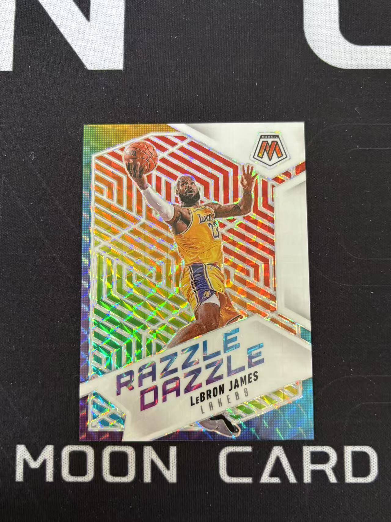 【梦卡拍卖】2024-25 Panini Mosaic LeBron James 马赛克 湖人 勒布朗 詹姆斯 老詹 小皇帝 马赛克折 折射 Razzle Dazzle 炫目特卡 #DD# 表哥 卡淘