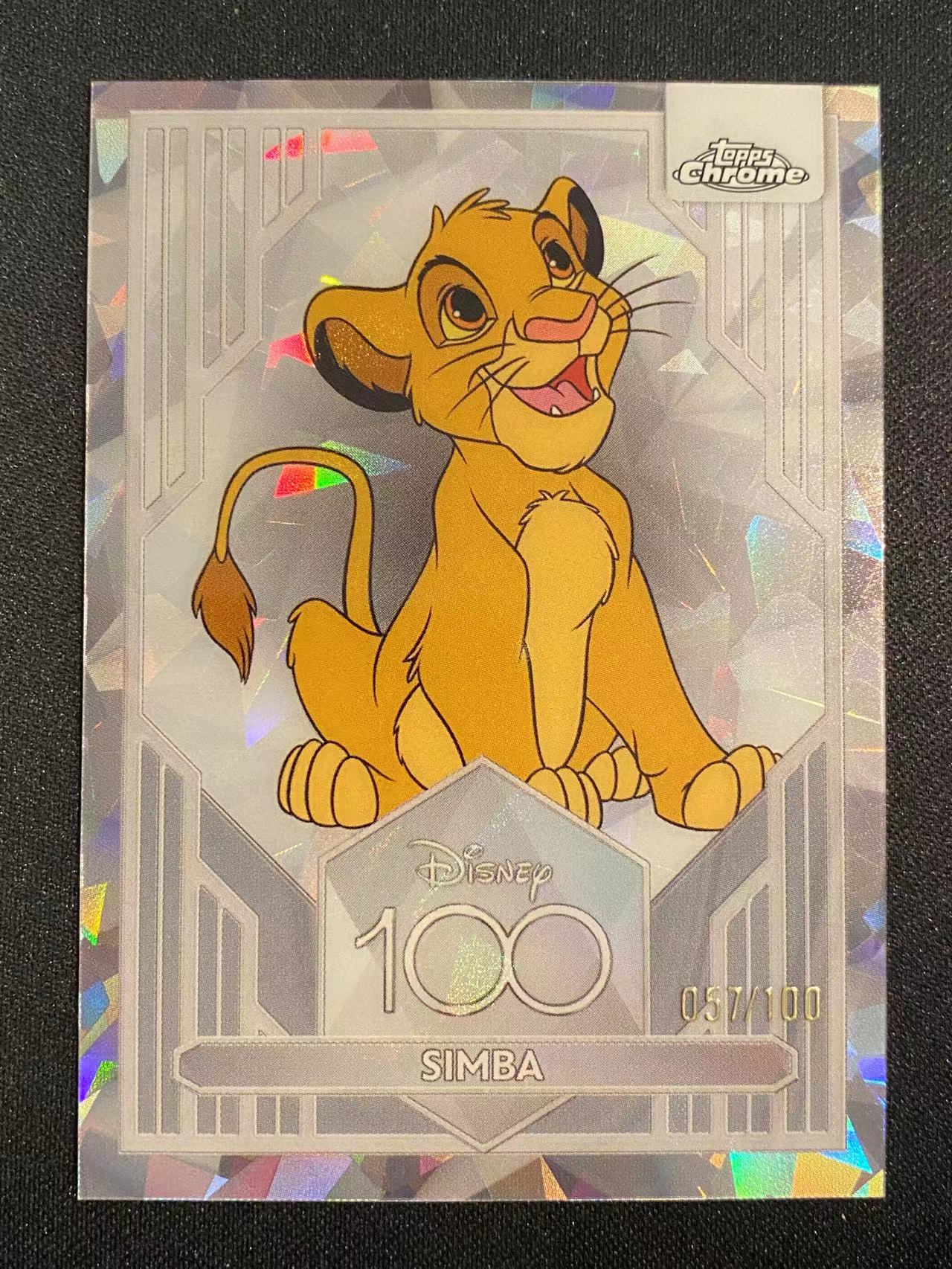 2023 Topps Chrome Disney 100 simba 【不错卡社】TC迪士尼100周年 狮子王 辛巴 057/100编 银碎冰折 卡淘